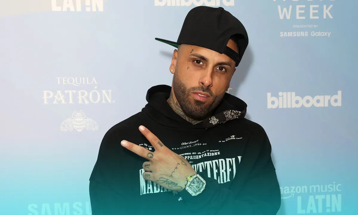 ¿Qué tipo de contenido musical guarda en su móvil sobre Nicky Jam?