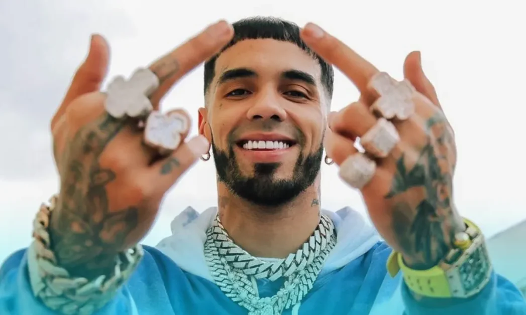 ¿Qué tipo de influencias musicales tenía Anuel AA cuando era adolescente?